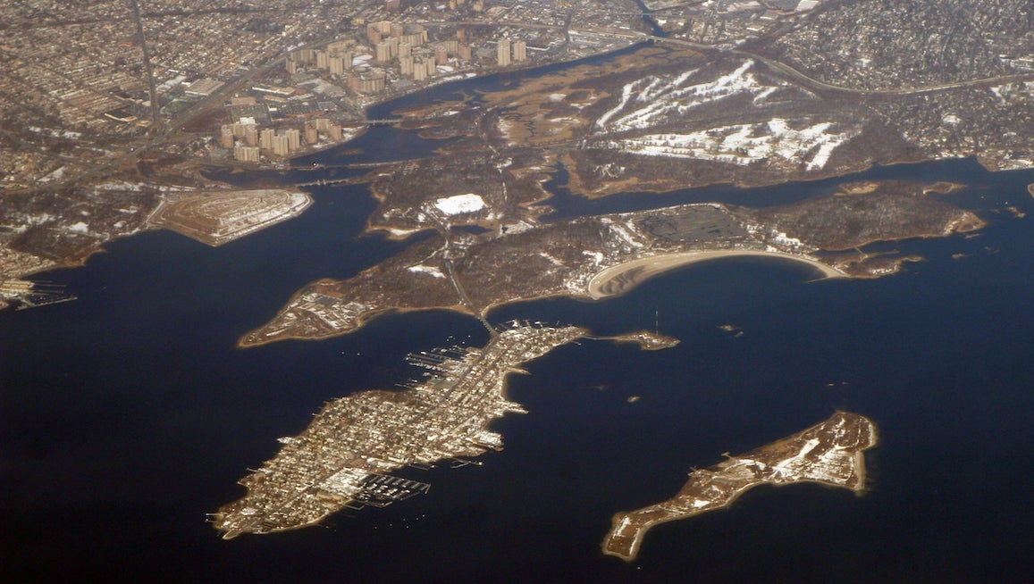 Burying NYC's Forgotten Dead at Hart Island | JSTOR Daily